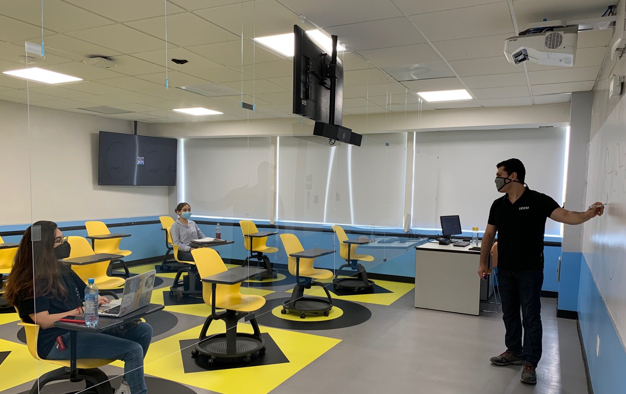 Profesores | UDEM en Casa